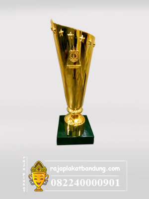 Rekomendasi Trophy Mewah | Langsung pengrajin 082240000901