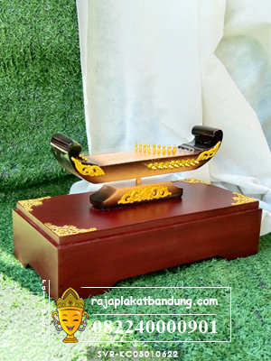 Plakat Perusahaan Premium | Produksi Langsung Oleh Pengrajin