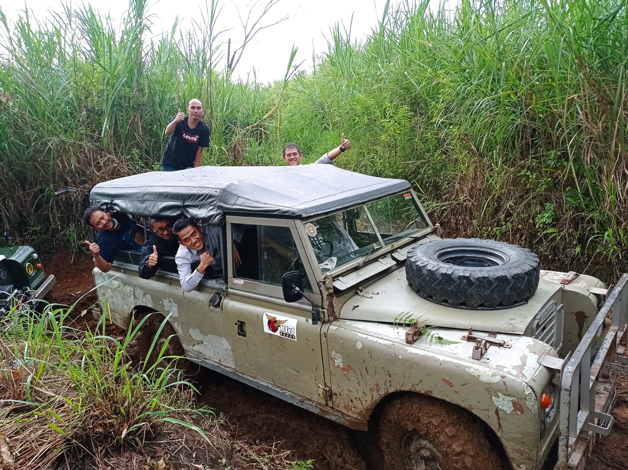 Wisata Outbound Offroad Puncak Bogor - Citarik River Camp