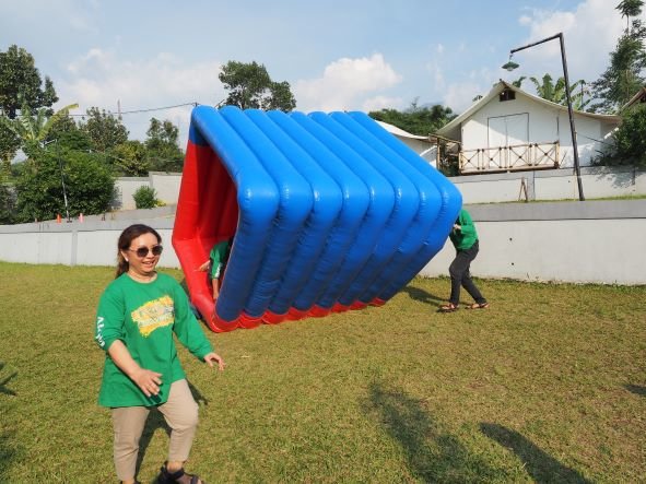 Program Games Outbound Inflatable untuk Karyawan Gathering