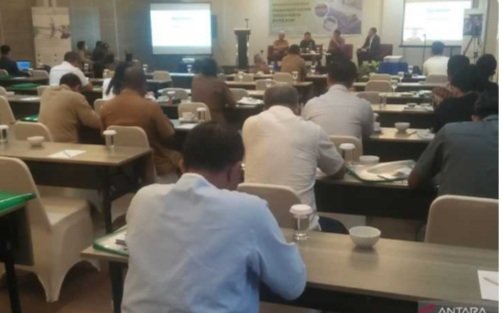 BASALAMAH PIMPIN RAPAT BAHAS TUGAS TEKNIS TPID PROVINSI MALUKU