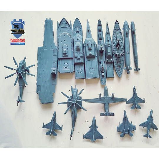 Model Kit Miniatur Kapal Perang Rusia Moskva Cruisers